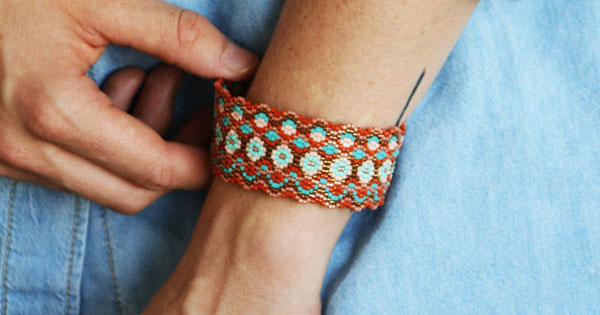 Learn double peyote weaving