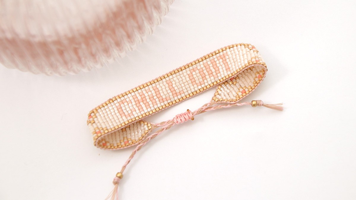 Alphabet weaving grid